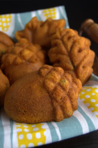 Pan de maíz con jalapeño, chorizo y queso - La Cocina de Vero